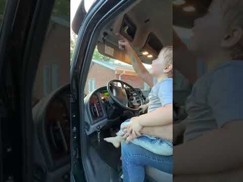 Tow Truck Driver Let’s My Son Honk The Big Horn ! #shorts