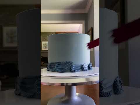 Textured Buttercream Wave Technique