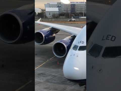 🛬 BA 380 Airbus just landed in OR Tambo airport, Johannesburg #britishairways #airbus #airplane