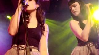 Jeff Lynne's ELO Backstage with Amy Langley and Rosie Langley - VIDEO ...