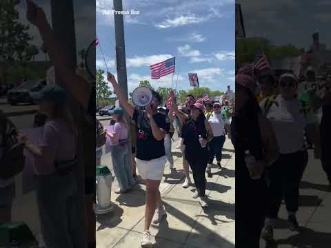 'Donald Trump has got to go,' protesters chant at "No Kings" Fresno protest
