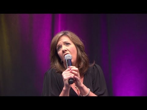 Best of Morning News: Robin’s singing debut and childhood home | WGN-TV