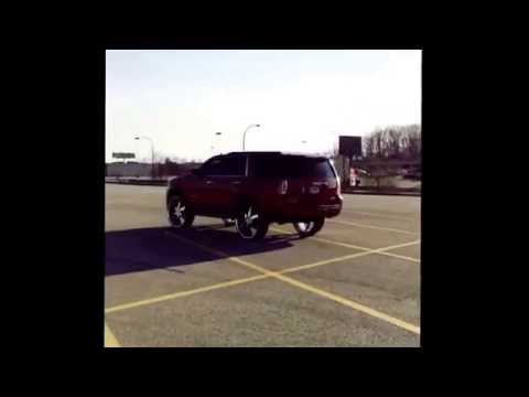 2015 GMC Yukon on 30s