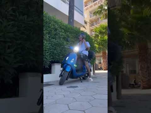 Everybody said Yes!, Renta a Scooter in Ibiza