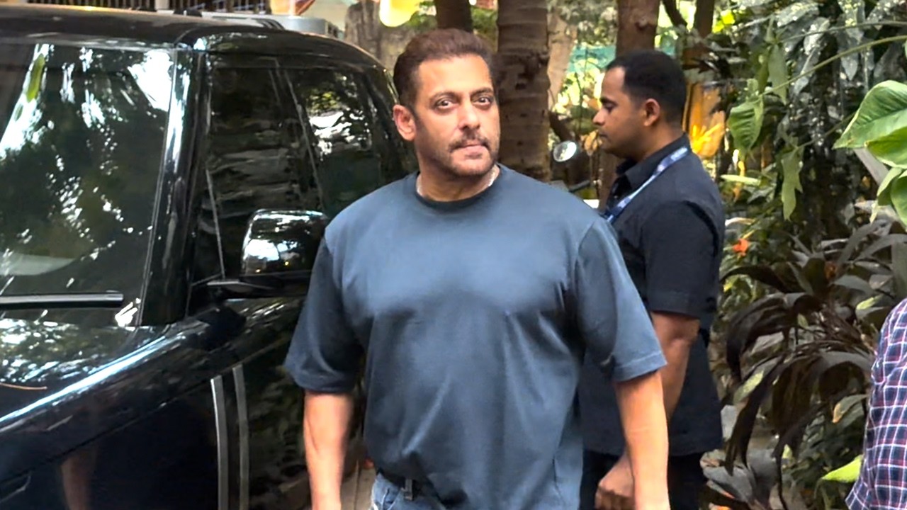 Salman Khan Spotted At Studio In Bandra For Maatrubhumi Movie Dubbing