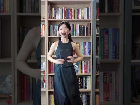How To Dress Like Your Favourite Book Covers #Shorts - book-news.org