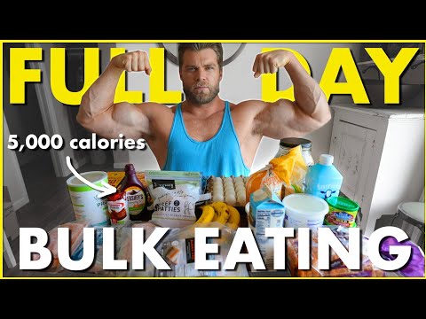 A Bodybuilder Shares What He Eats in a Day During a 'Clean' Bulk