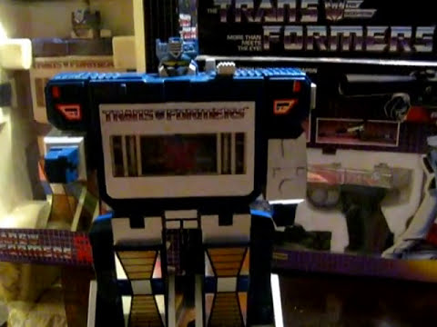 Transformers Soundwave cassette player by Durham Industries - plays G1 opening