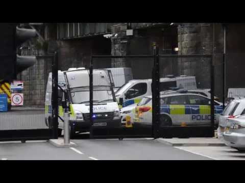 Northumbria Police - Ford Transit PSU Responding from Forth Banks, Newcastle