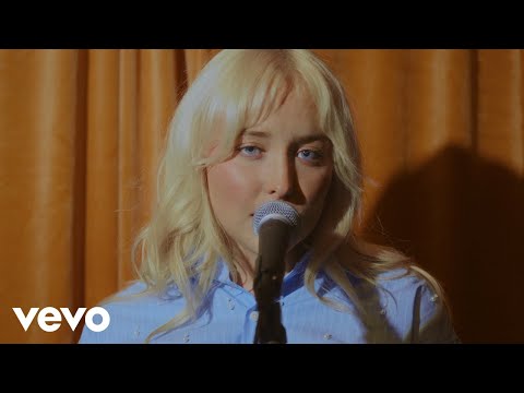 Capitol CMG Release : Claire Leslie – Falling At The Thought Of You ...