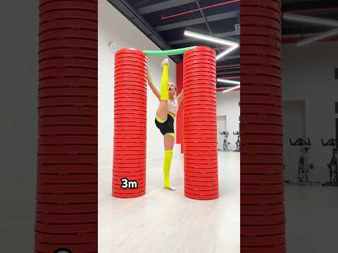 Coordination test๐ช Who is the winner: Mom or daughter? ๐ @Belitskay #flexibilitychallenge