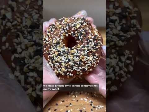 would u try it? 🫢😍 #donut #donutshop #vegas #entrepreneur #dessert #womenowned #nationaldonutday