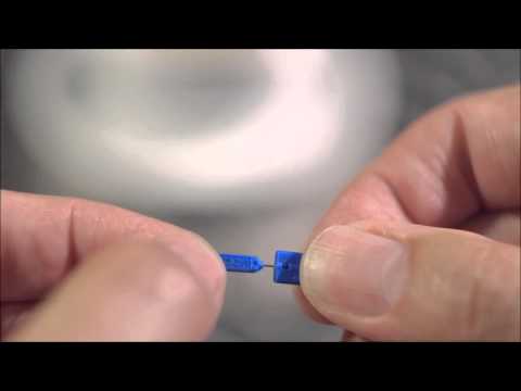 Mendor Discreet - Inserting a new lancet