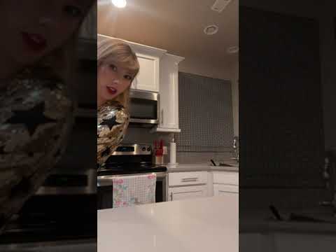 Taylor Swift or Ashley Leechin? 🤔😻