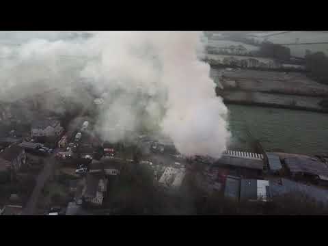 Barn fire breaks out near Cowes