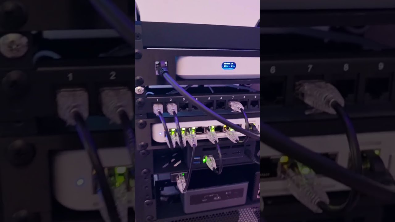 My 8U Unifi and Home Server Mini Rack! #tech #computer #minirack