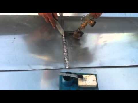 Comment reparer un cheneau en zinc ? La réponse est sur Admicile.fr