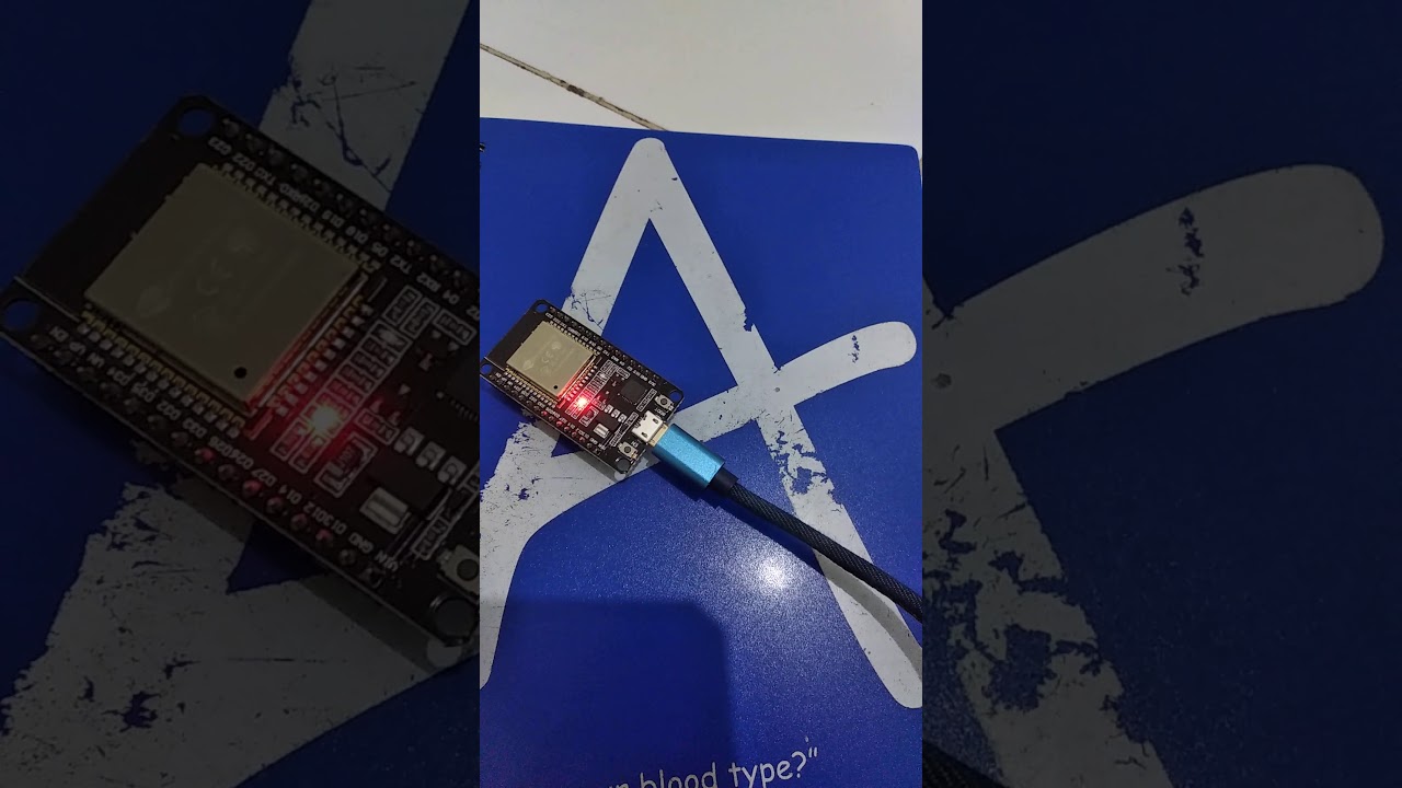 ESP32 untuk Pemula - Upload program & Menampilkan Hello World