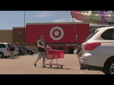 How retailers are dealing with overstock