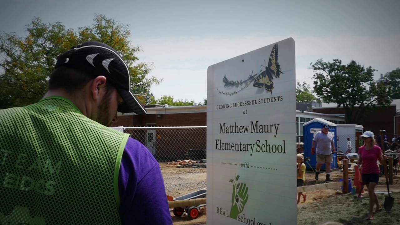 REAL School Garden Big Dig at Matthew Maury Elementary School