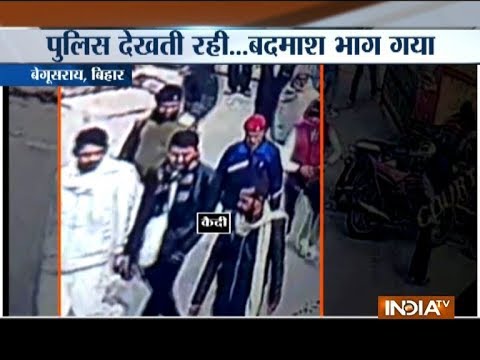 Police left to watch as shooter manages to flee from court premises in ...