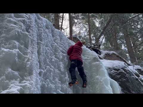 Flume Gorge Ice Climbing – Redline Guiding
