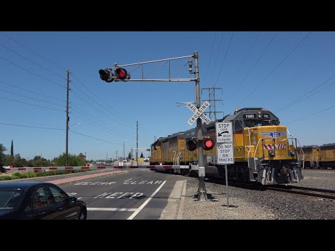 UP 1450 West Sac Port Local With GP22T-4 Light North, Power Inn Rd. Railroad Crossing, Sacramento CA