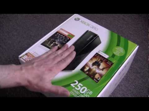 Xbox 360 S 250GB 2011 Holiday Bundle Unboxing