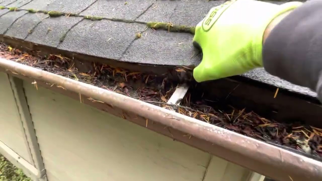 Removing old gutters gently