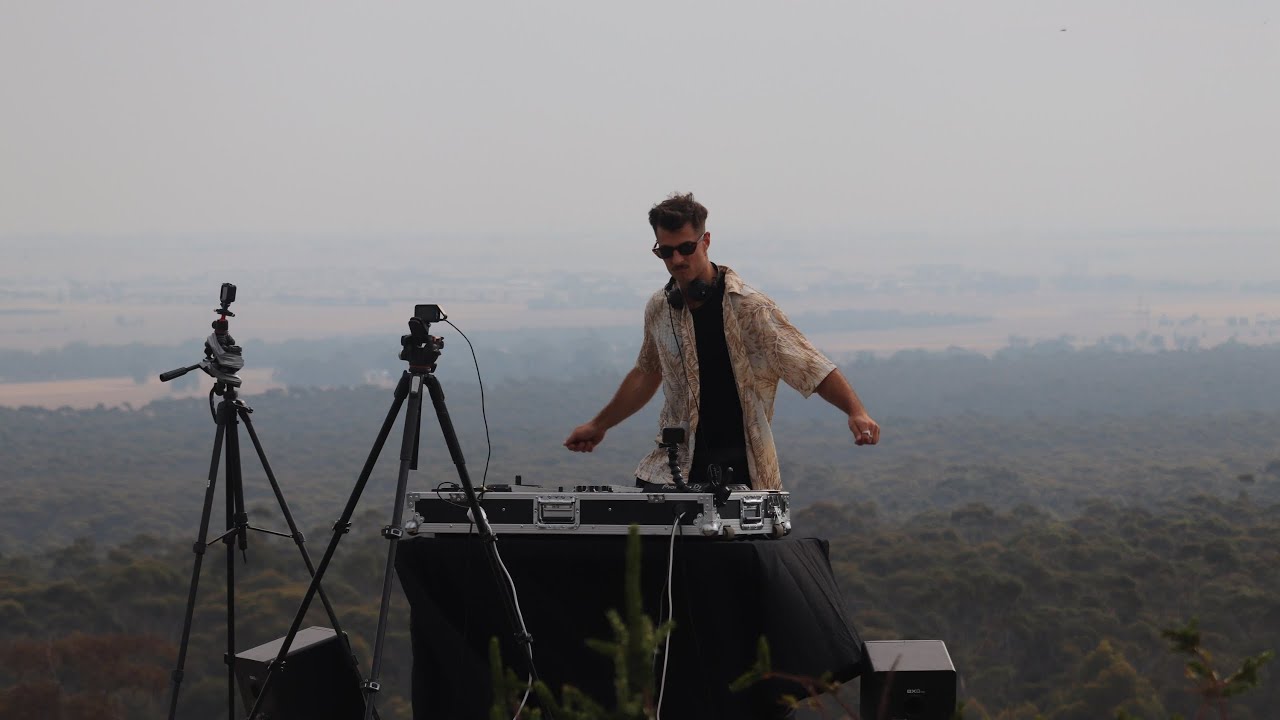 Escape to Big Rock [Melodic Techno / Afro House DJ Mix] Chris Avantgarde, Innellea, Colyn