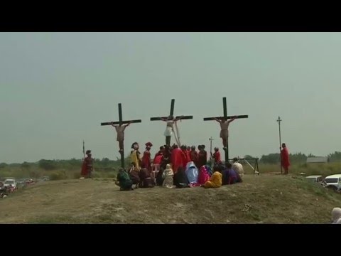 Shocking crucifixions on Good Friday in the Philippines