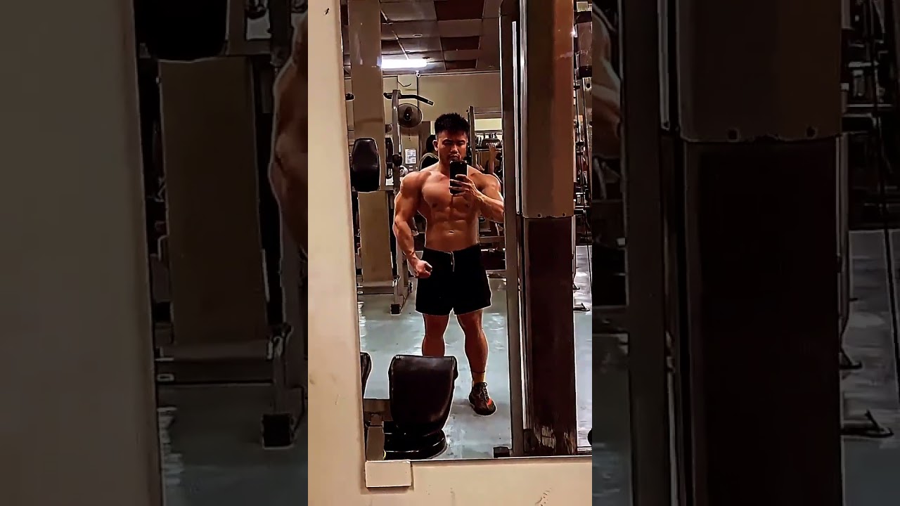 Malaysian Bodybuilder Muscle Flexing #8