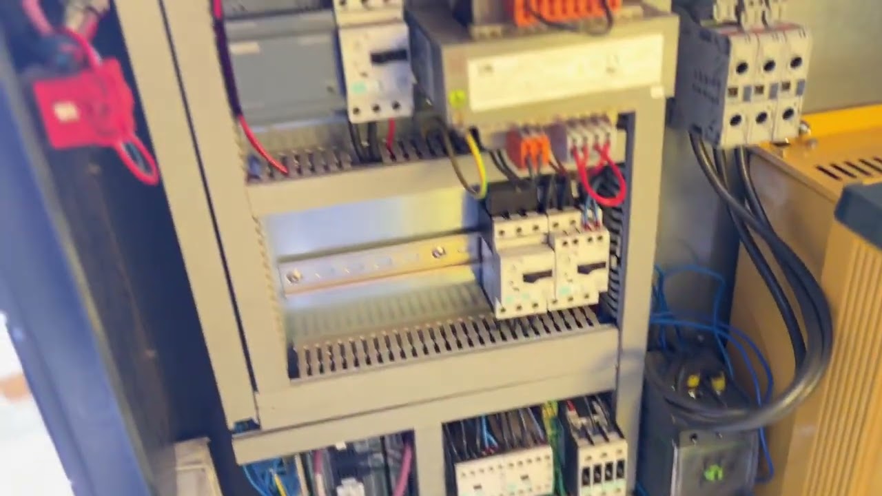 KAESER Screw compressor inverter drive with new integrated a