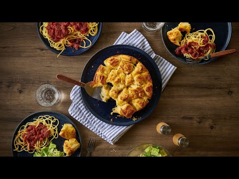 How to Use Pillsbury's New Garlic Pull-Apart Kit