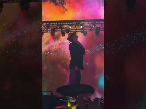 G-Dragon’s Iconic Stage in Vietnam – A Night to Remember #vietnam #kingofkpop #gdragon #übermensch