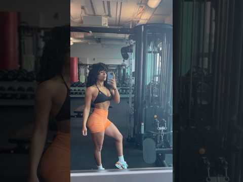 A Muscle Mommy Movement #fitgirl #fitnessmotivation #gymlife