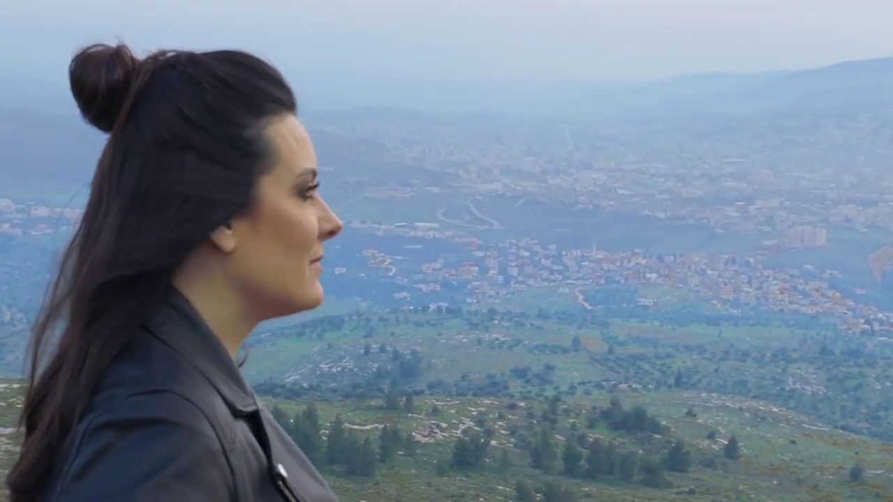 Trustworthy: Overcoming Our Greatest Struggles to Trust God - Lysa TerKeurst