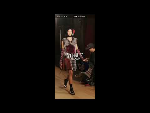 Entering Vogue Runway App As Different : Kids Learning Tube Song / Model Runway Version.