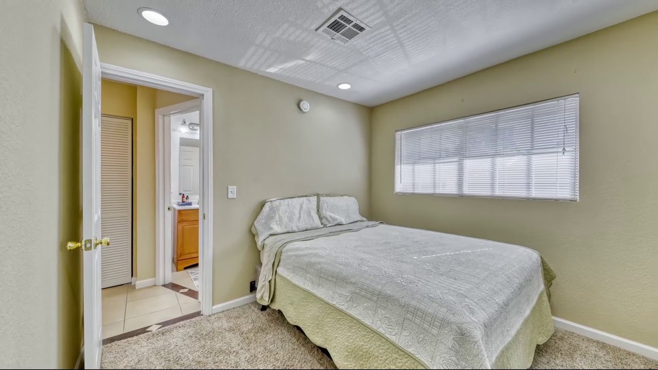 Unbranded 652 Ave C.