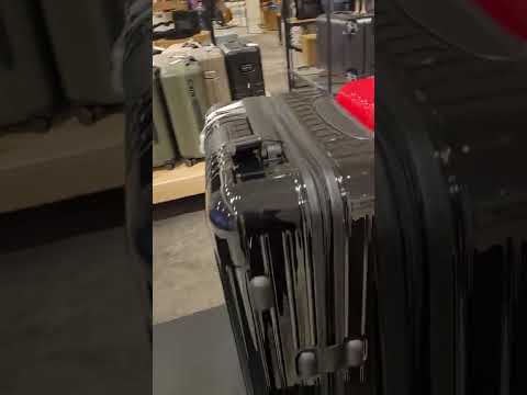Rimowa wow what an expensive luggage.