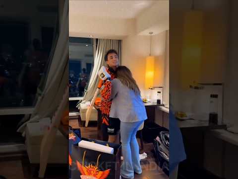 Abhishek Sharma Sister Surprise him in Dressing Room after his 100 vs Pbks 😱 #abhisheksharma
