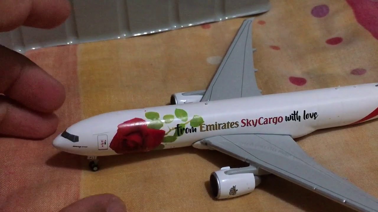 Emirates Gemini jets 1:400 Boeing 777F (A6-EFL) Valentine’s day