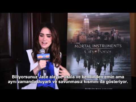 Clevver TV: Lily Collins Talks Playing Clary in The Mortal Instruments (TR Altyazılı)
