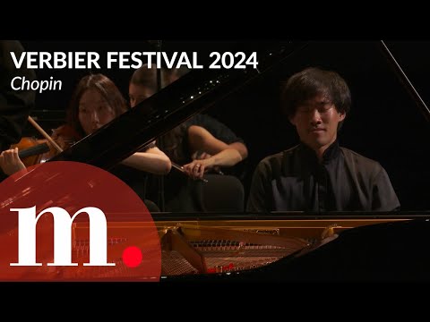 Chopin Competition winner Bruce Liu performs Chopin's E-minor Piano Concerto