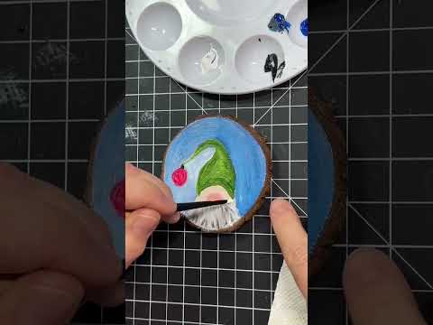 You NEED to make this! #shorts #gnomes #christmas #christmasornaments #diycrafts #paintingtutorial