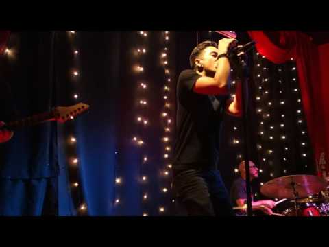 This Is What New STP Singer Sounds Like Live in Concert | Ultimate Guitar