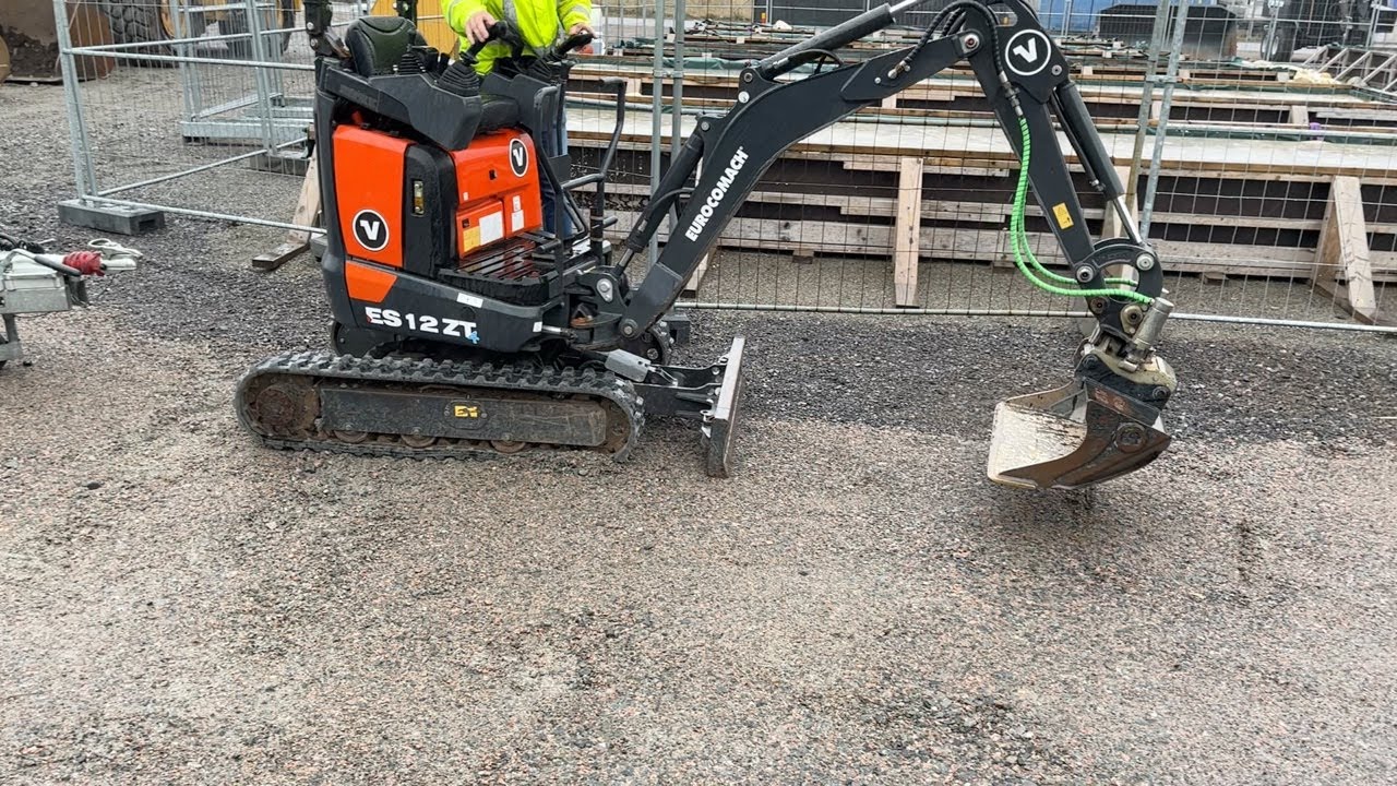 Minigrävare med kärra Eurocomach ES 12 ZT4, Varberg, Klaravi
