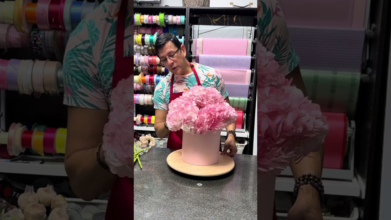 Creando arreglos florales en cajas