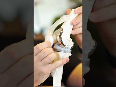 How does a knee replacement work