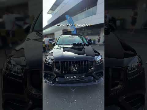 If you like special cars, come and take a look here. Welcome to paradise. 😍